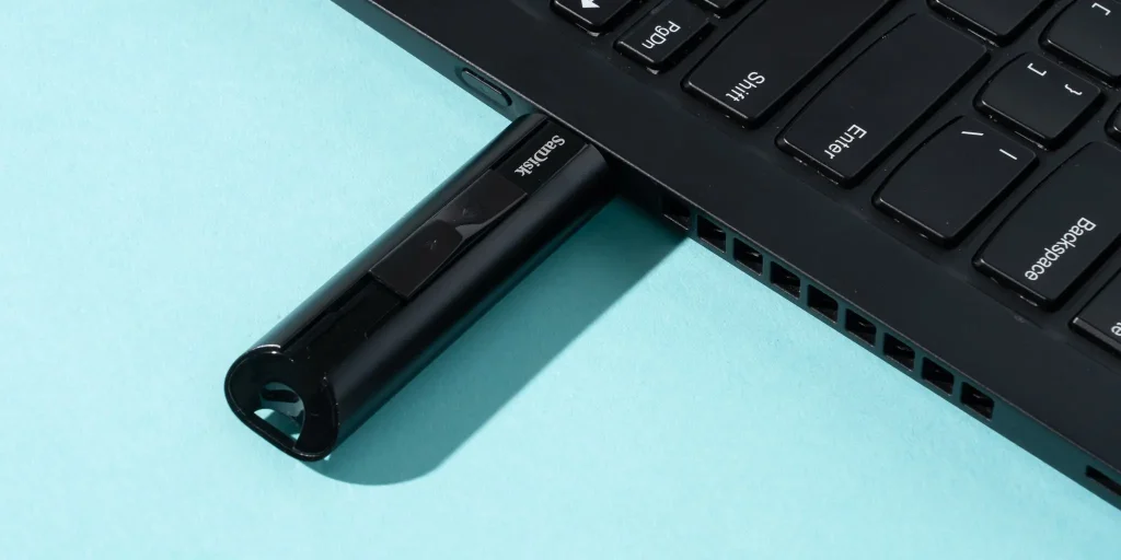نحوه تبدیل فلش USB به کنسول بازی قابل حمل رترو! | بازیکت مگ